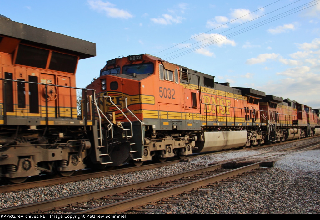 BNSF 5032